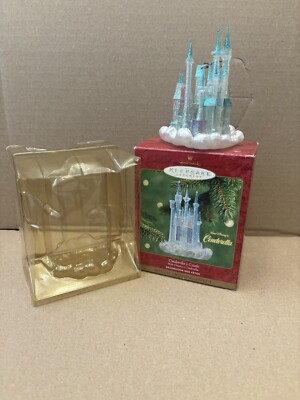 2001 Hallmark Keepsake Walt Disney CINDERELLA CASTLE ORNAMENT Lighting ...