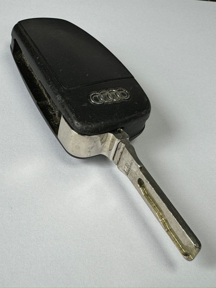 GENUINE AUDI 3 BUTTON REMOTE FLIP KEY FOB A3 S3 TT ETC TESTED 8V0837220 ...