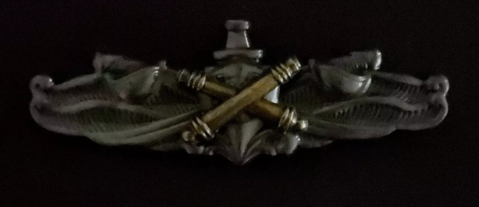 US Navy Surface Warfare Field Artillery Badge Pin USN ESWS Military ...