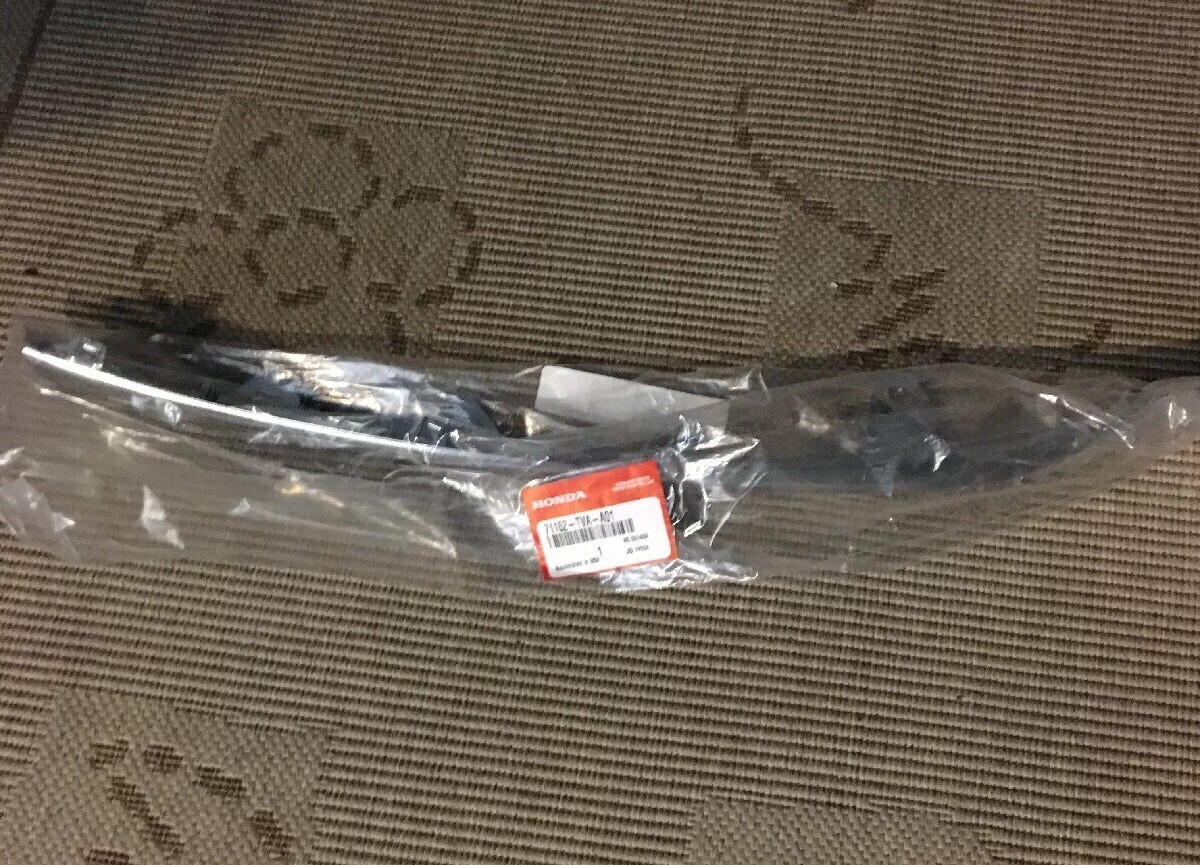 HONDA New OEM 2018 Accord Right 71162TVAA01 | eBay