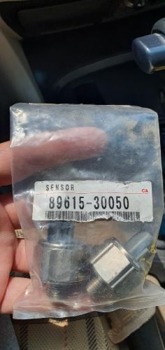 Toyota Genuine OEM SENSOR, KNOCK CONTROL LEXUS LX450 FZJ80 89615-30050 ...