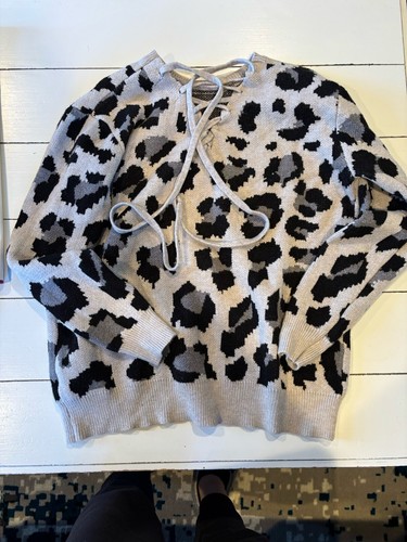 Doe And Rae Women’s Leopard Print Sweater Size Small | eBay