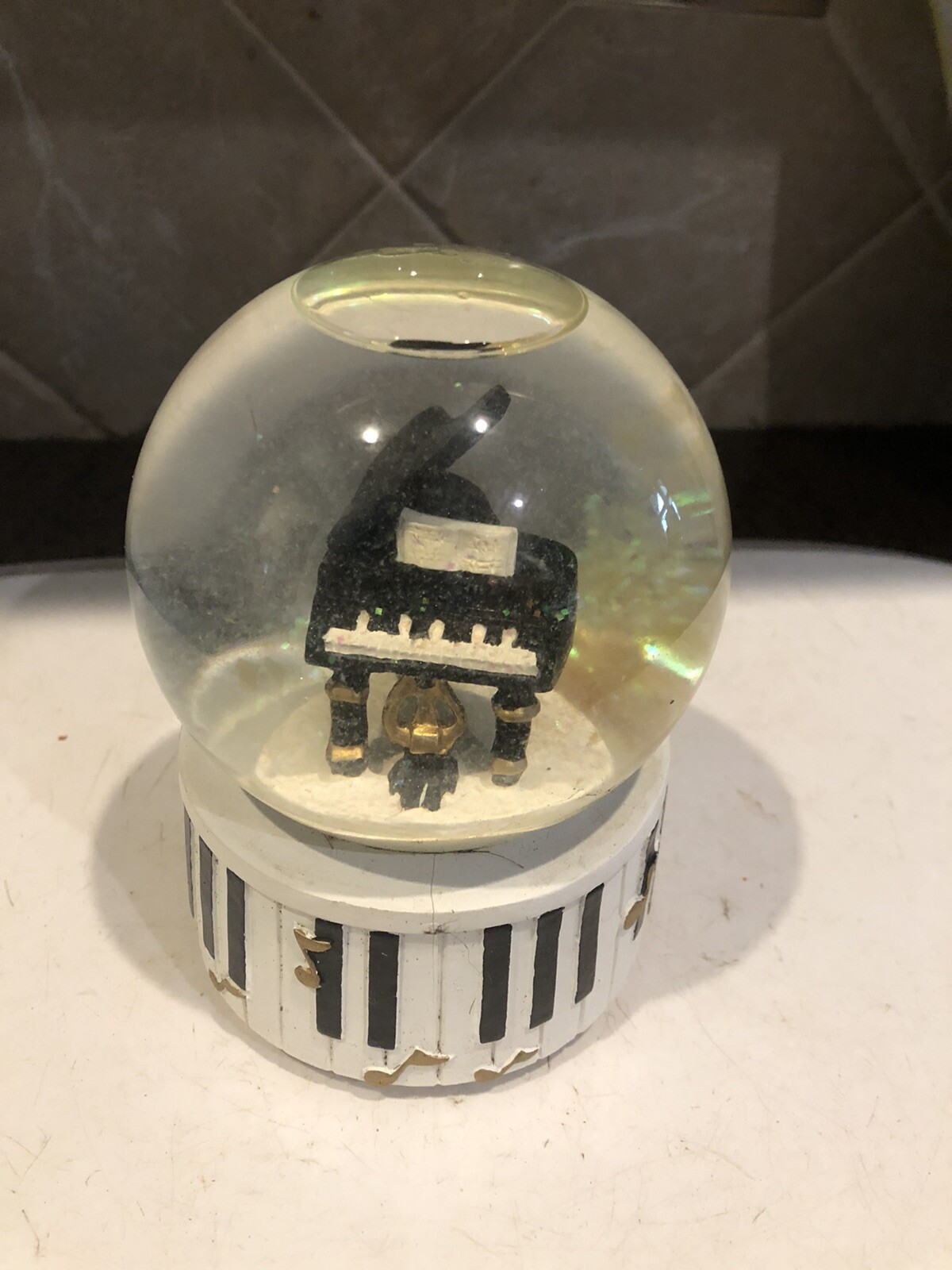 Berkeley designs musical snow gobe plays fur Elise | eBay