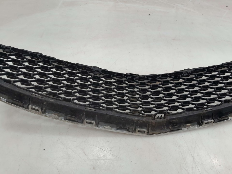 10 - 15 Chevy Equinox Lower Center Bumper Grille OEM 25798747 | eBay