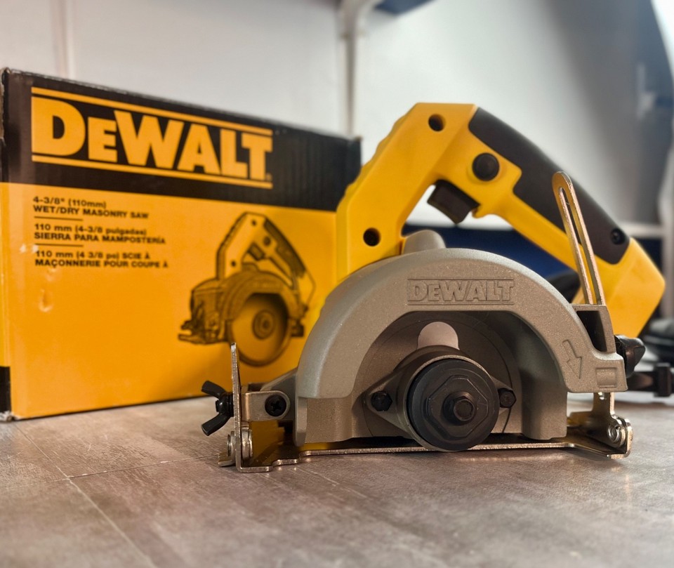 DeWALT DWC860W HD 4-3/8'' 10.8 Amp Wet Dry Tile Stone Masonry Saw ...
