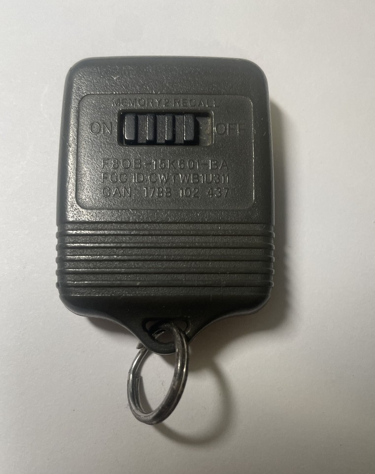 Genuine OEM 2007 Lincoln Town Car Keyless Entry 4B FCC CWTWB1U311 ...