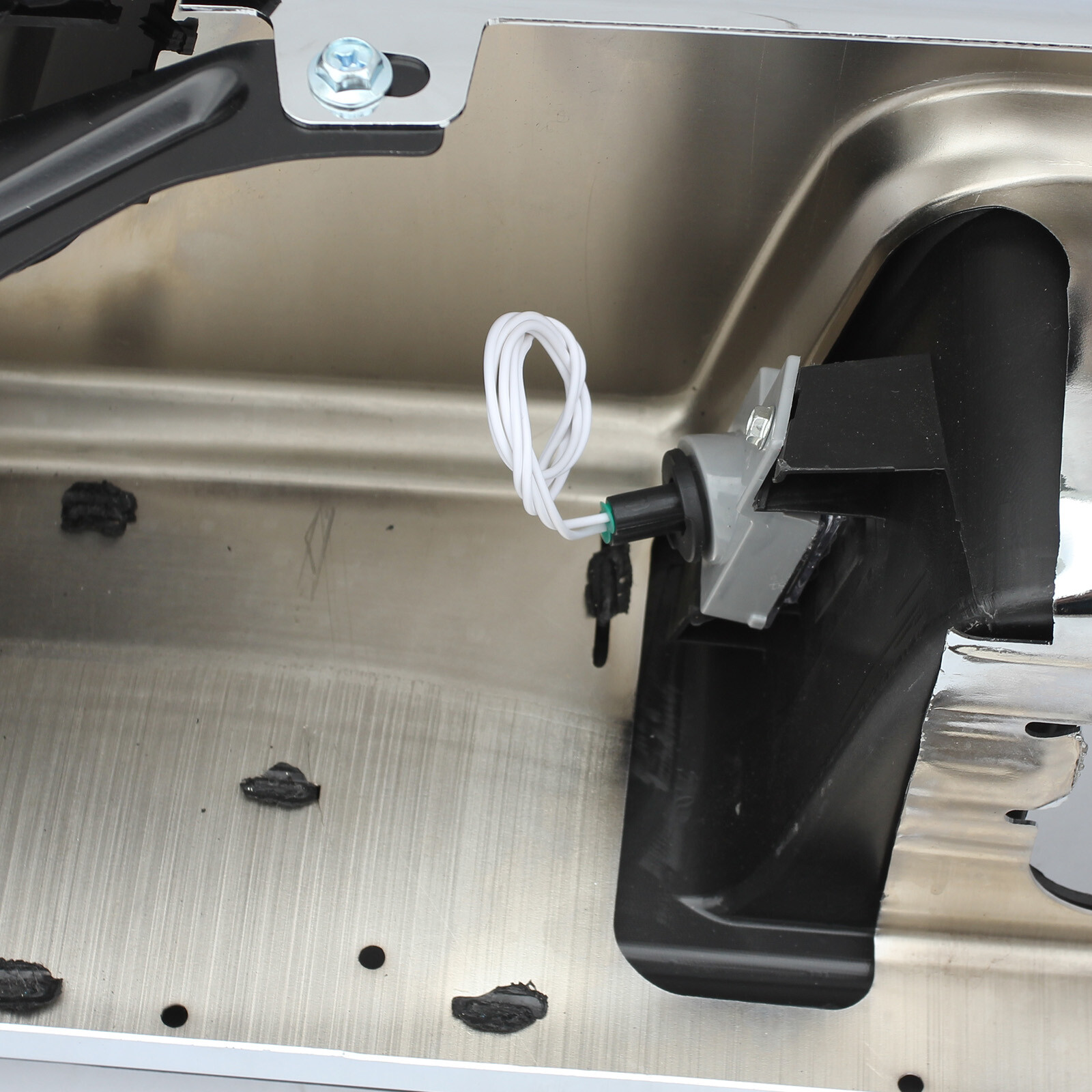 New Chrome Rear Step Bumper Assembly for 2015-2022 Chevrolet Colorado ...