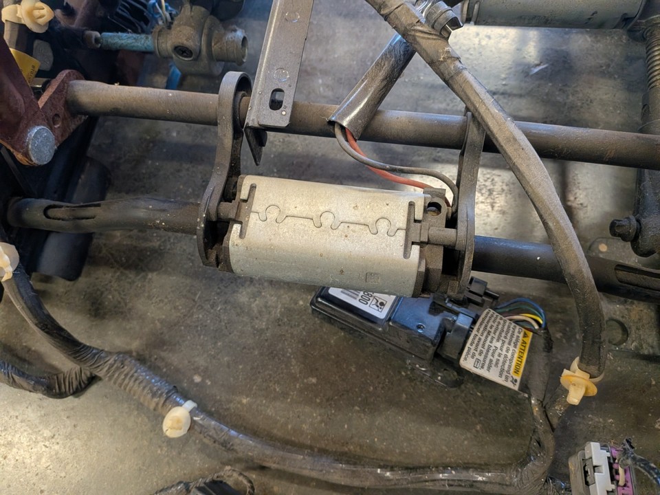 2003-2006 Chevy GMC Passenger Right 8 Way Power Seat Base Assembly Oem ...