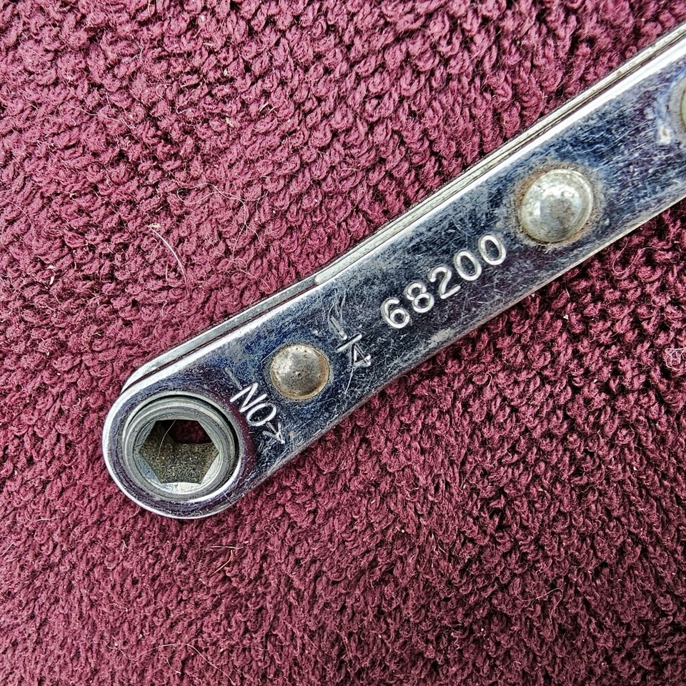 Klein Tools 68200 1/4"by 5/16" Ratcheting Box End Wrench | eBay