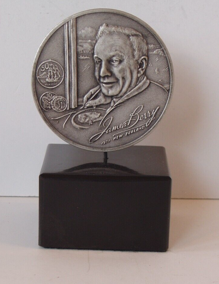 1971 Franklin Mint Solid Sterling Coin James Berry of New Zealand w ...