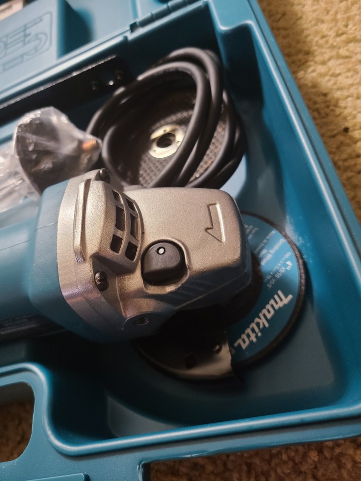 Makita 9553NB 4" Angle Grinder with Tool Case 88381096874 | eBay