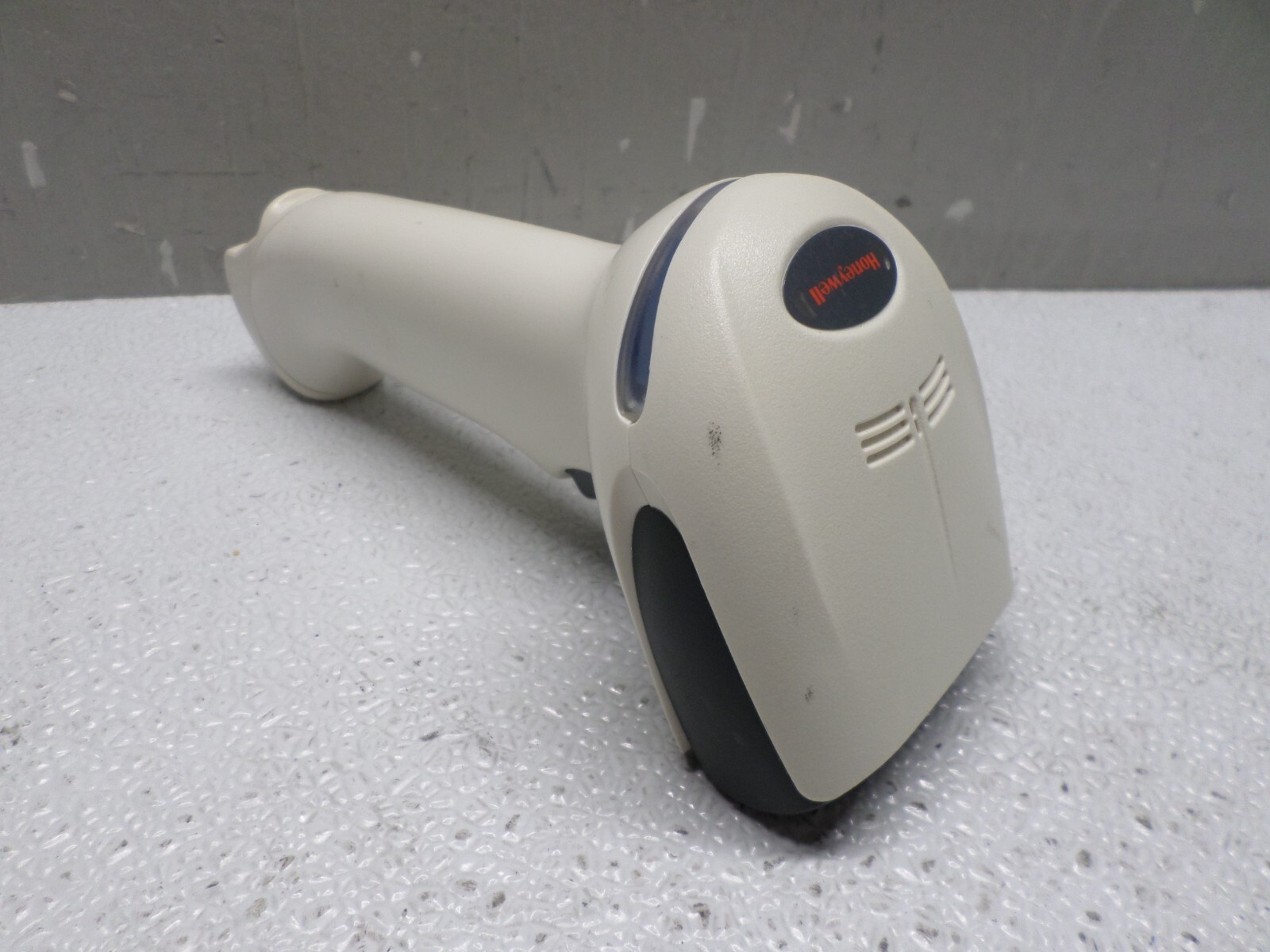 Honeywell Xenon 1902 Bluetooth Wireless 1D/2D Barcode Scanner 1902HHD-0 ...