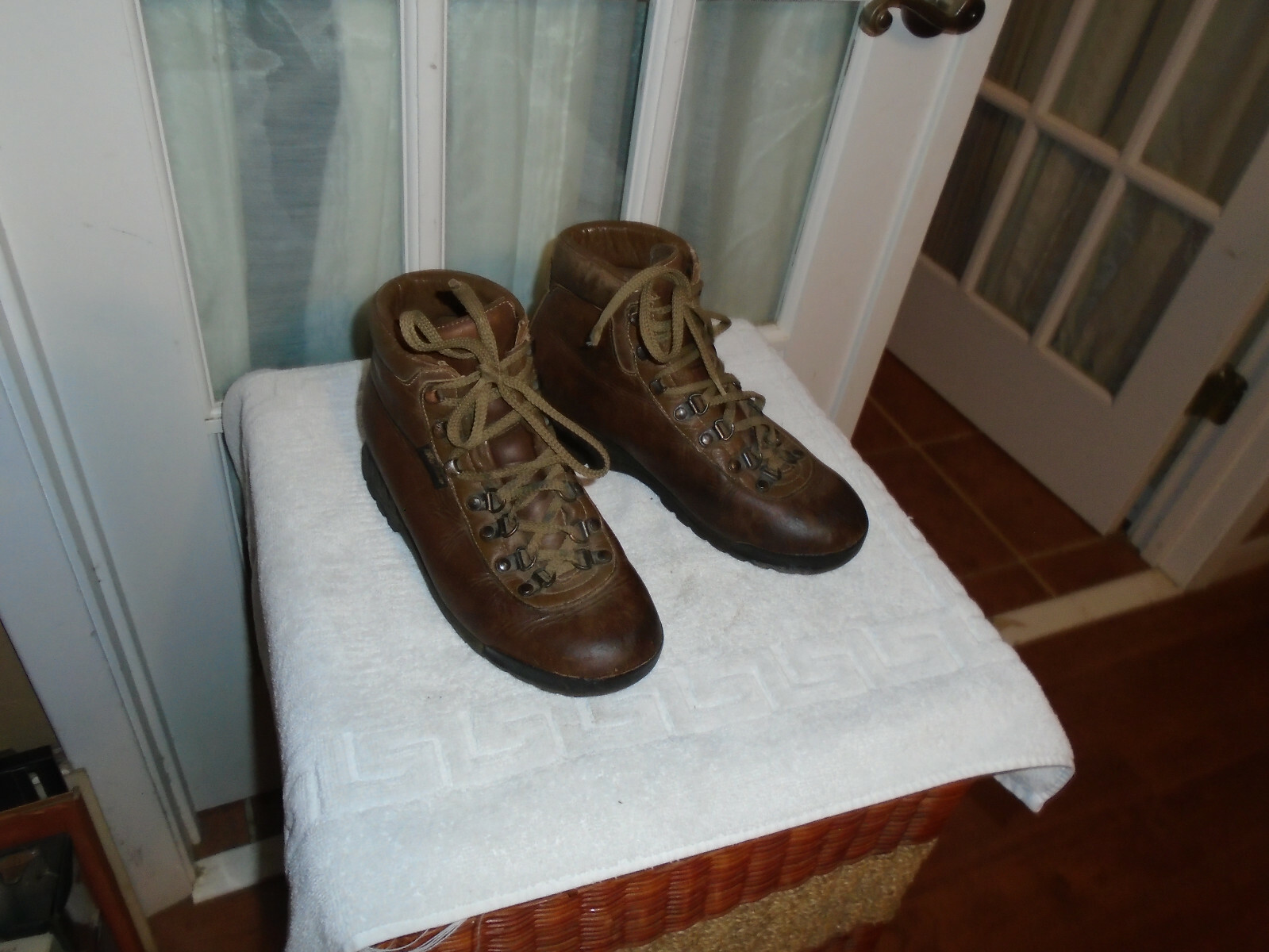 Raichle Switzerland Woman’s Brown Leather Mountaineer… - Gem