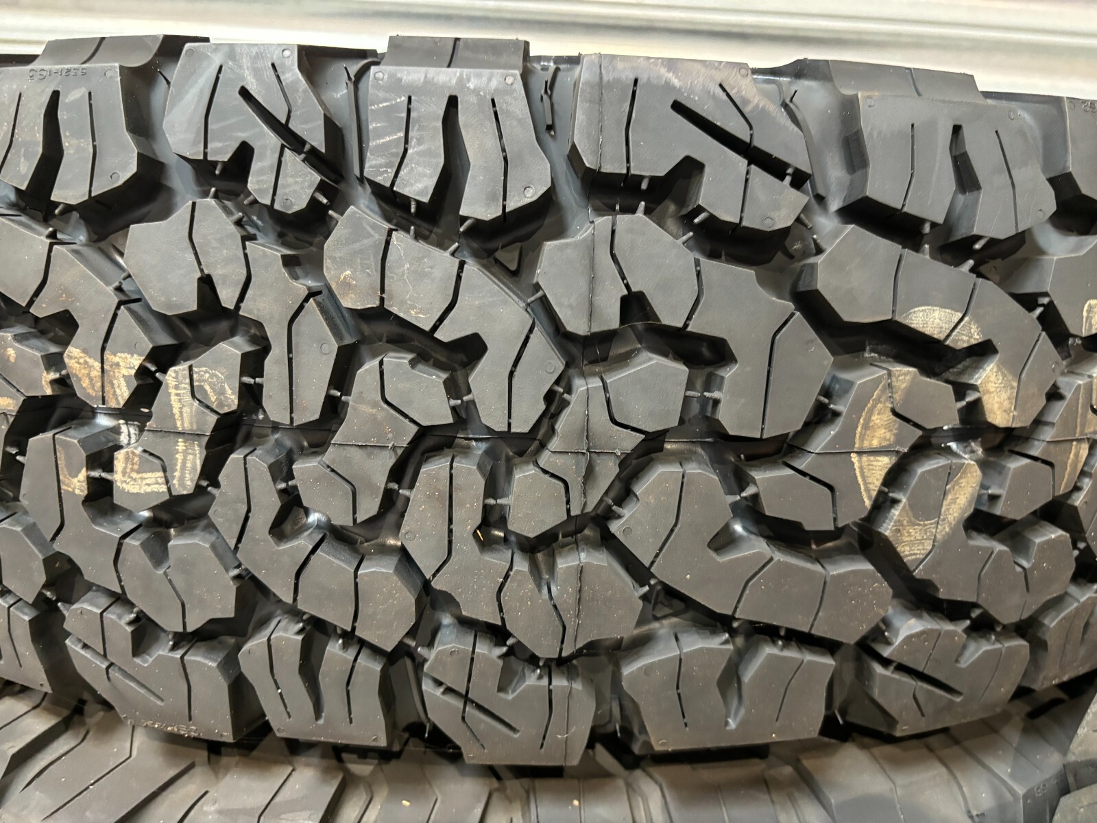 BFGoodrich All Terrain 235/85r16 & Wolf Style Steel Rims to fit LR ...