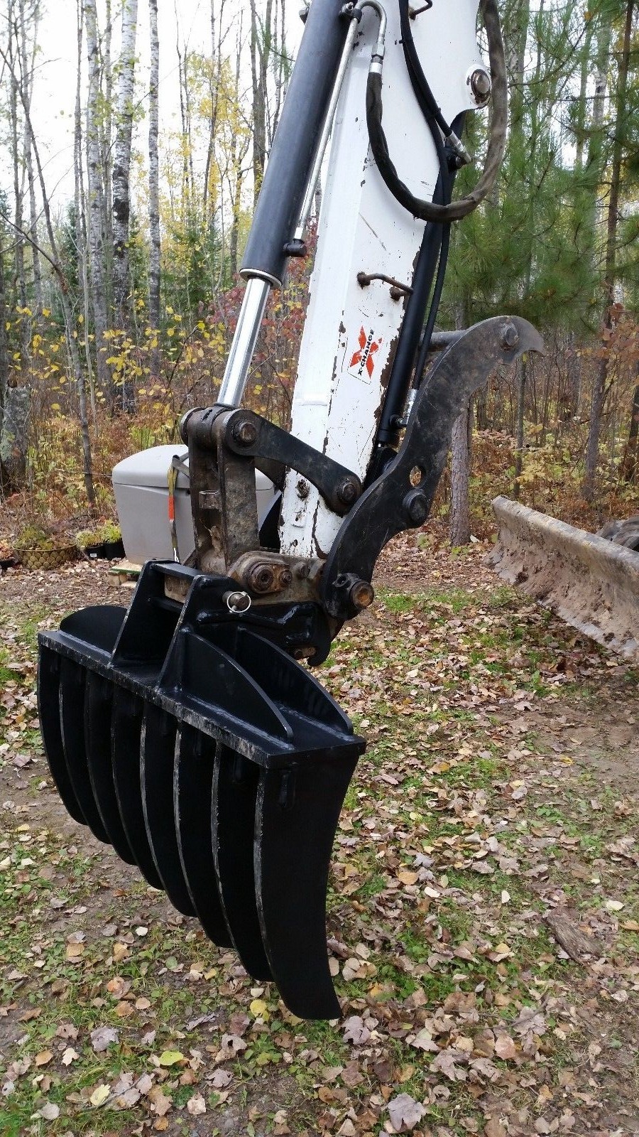 BOBCAT HYDRAULIC MINI EXCAVATOR THUMB PIN GRAPPLE CLAMP CLAW E42 E45 ...