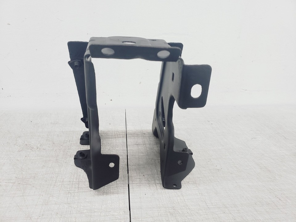 Passenger 97-06 Jeep Wrangler TJ OEM Fender to Tub Lower Support ...