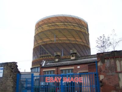 PHOTO NEEPSEND GASOMETER FROM NEEPSEND LANE SHEFFIELD USUALLY FULL AND ...