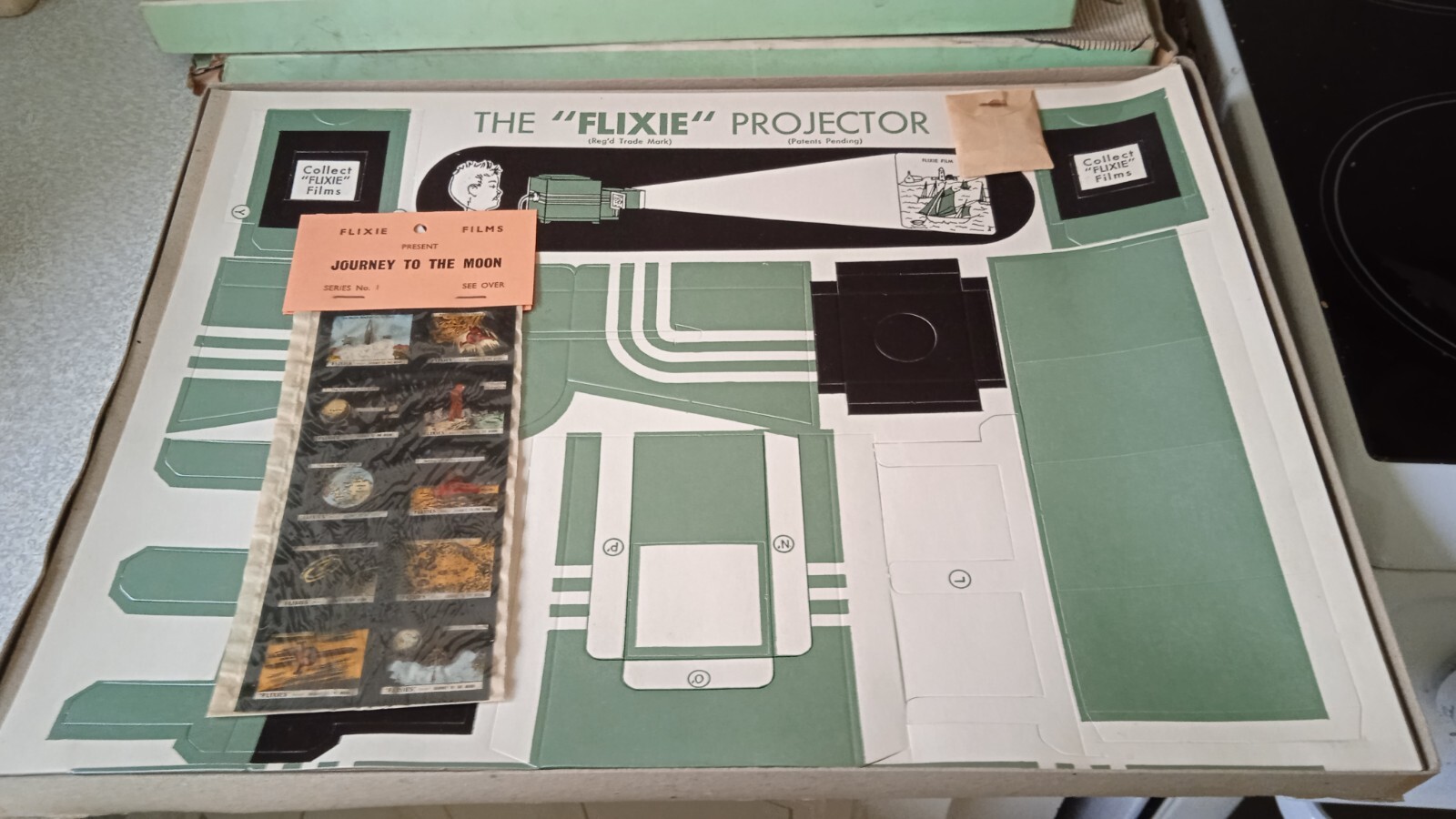 2 VINTAGE BOXED UNUSED - FLIXIE -CARDBOARD TOY PROJECTORS -LACROIX ...