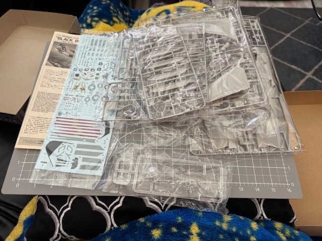 Fujimi 1/72 Scale Grumman EA-6A Black Bunny Airplane Model Kit Open Box ...