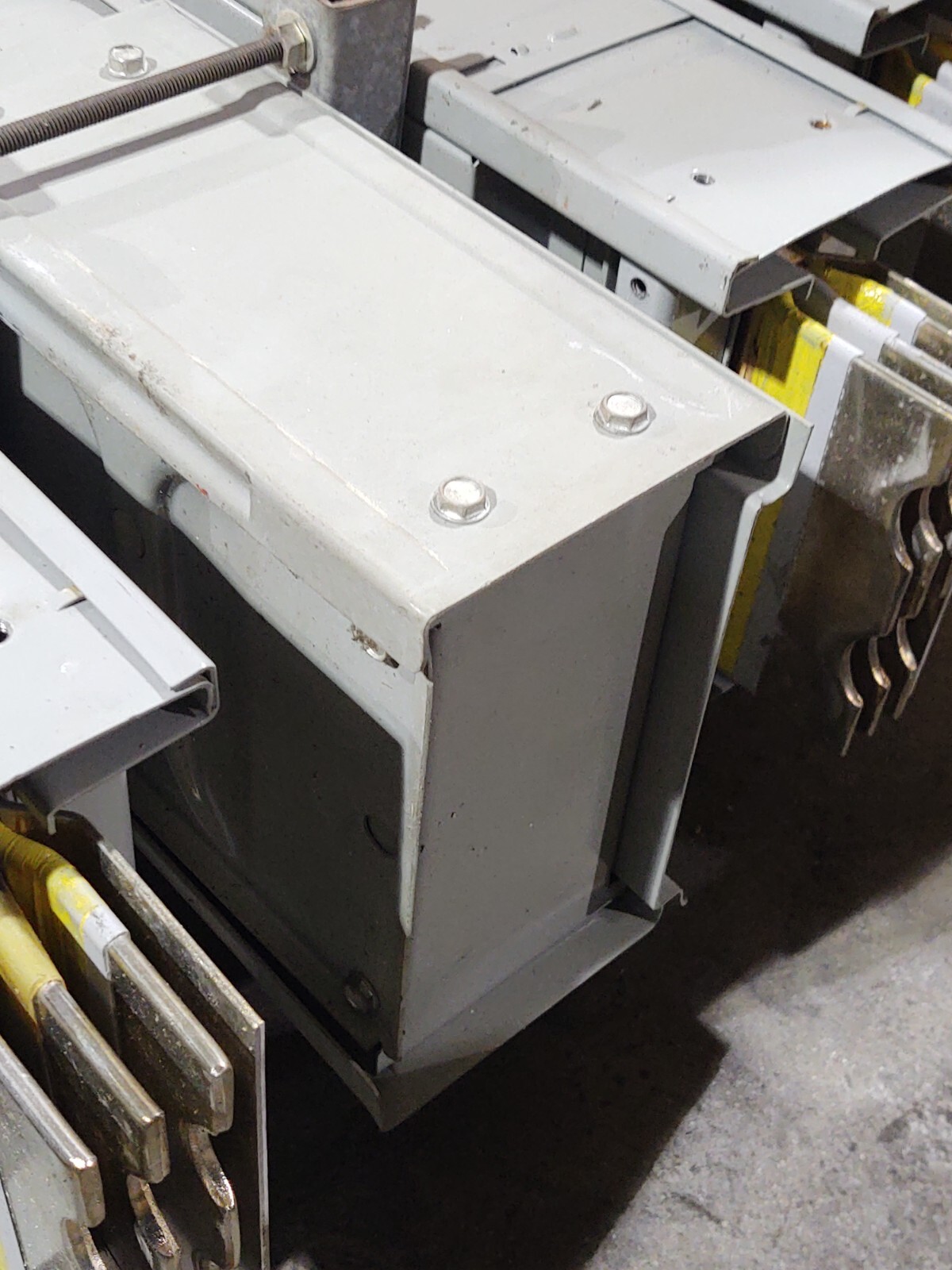 🔥 I-T-E Siemens R316APG, 120", 1600 Amp, 600 Volt, 3PH3W, Busway With ...