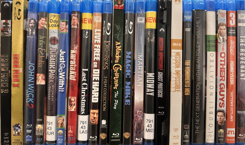 HUGE blu-ray lot of 86 titles *BLU RAY WHOLESALE BULK TV/MOVIE/BOX SET ...