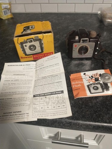 Vintage Kodak Brownie Holiday Flash Camera | eBay