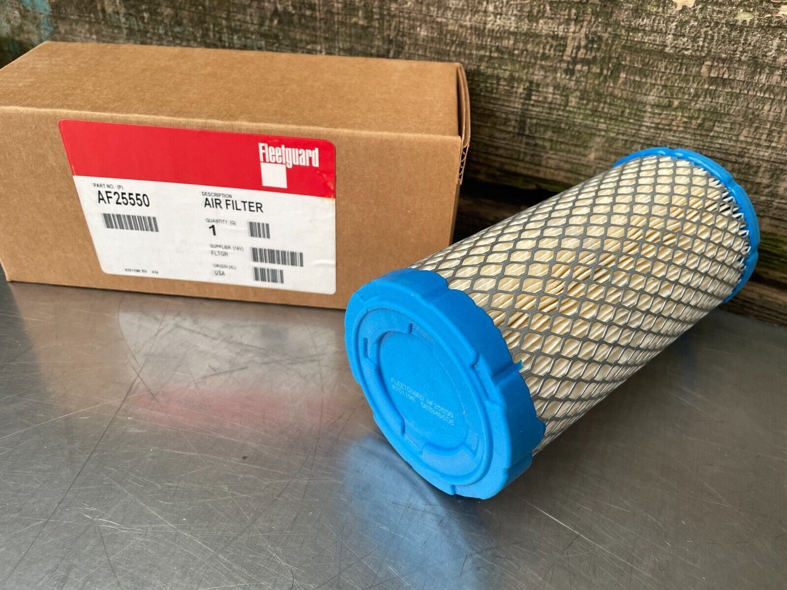 FLEETGUARD AF25550 - Air filter cross reference