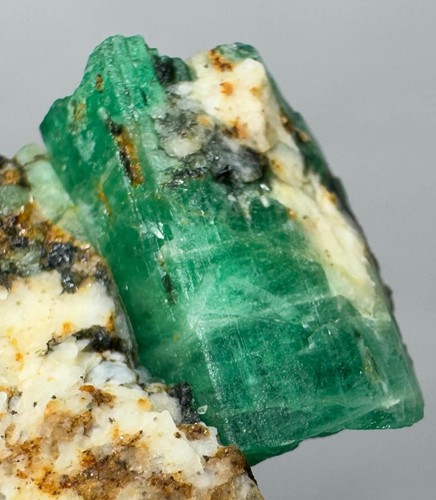 Rare 93ct Green Panjshir Emerald Crystal on Matrix Natural Afghanistan ...