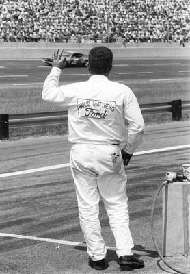 Banjo Matthews Gives Signal To Donnie Allison In Nascar Cup 1968 OLD ...