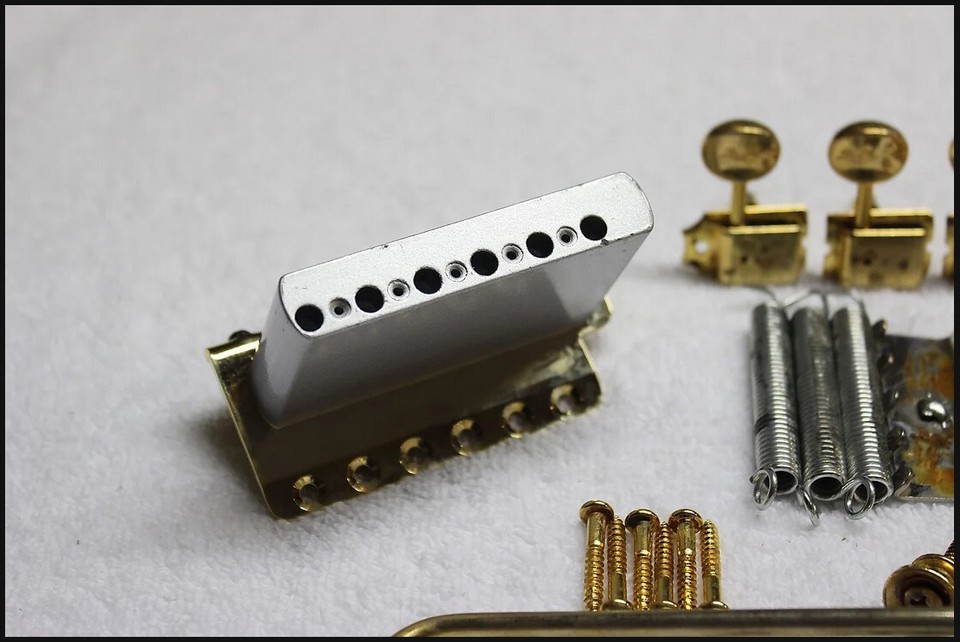 Fender RELIC Stratocaster GOLD 2 3/16" Tremolo Hardware Set for USA ...
