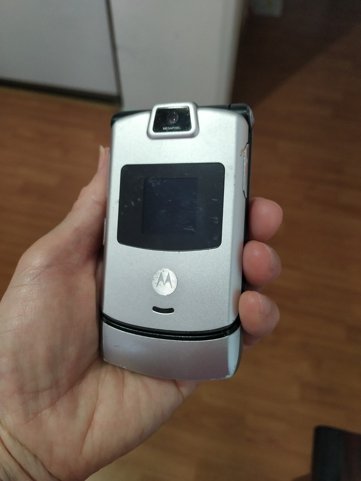 Original Motorola RAZR V3m GSM 2G Flip Phone ( Verizon )Silver | eBay