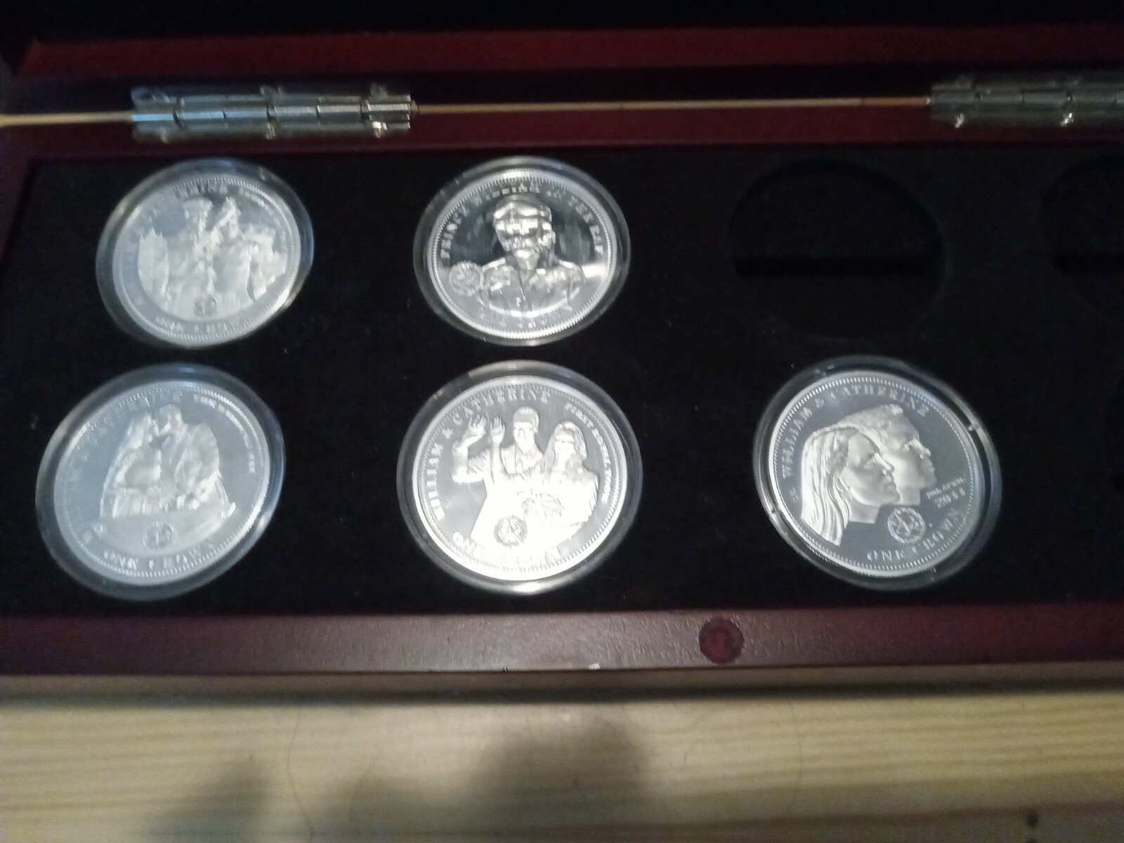 William & Catherine Proof Coin Collection 5 Coins TDC 2014 Bradford ...