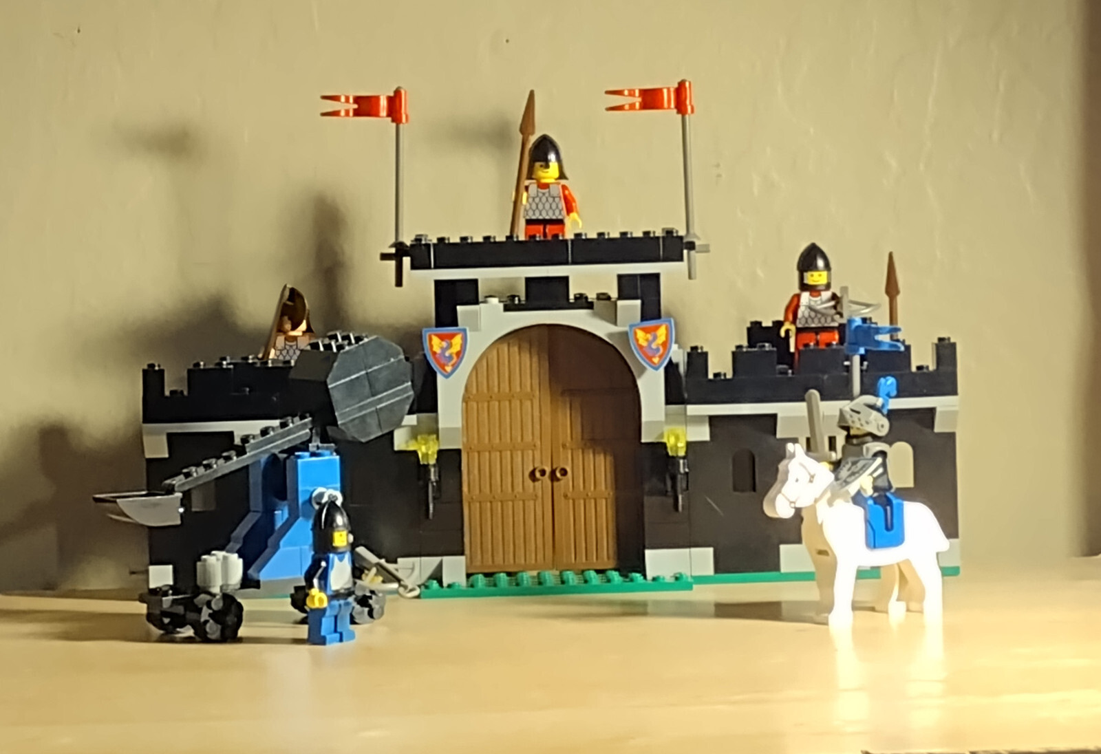 LEGO 6059 Castle - Knight's Stronghold Complete with Figures and ...