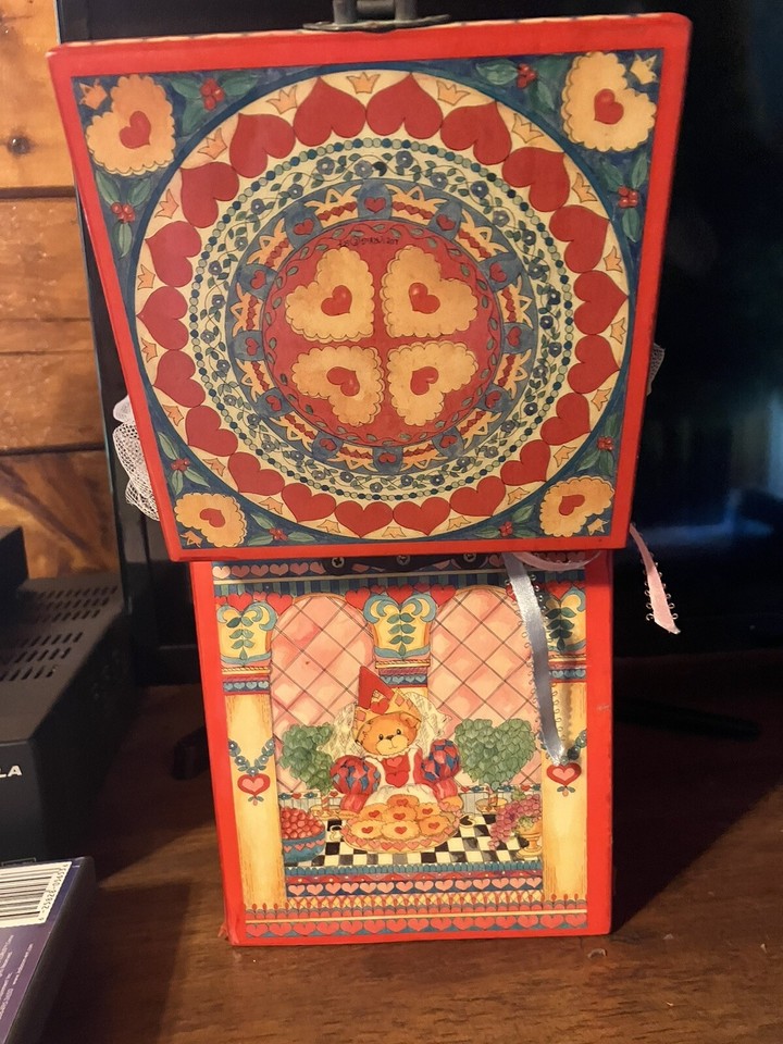 RARE 1987 Enesco “Queen Of Hearts” Jack In The Box Musical Lucy Rigg ...