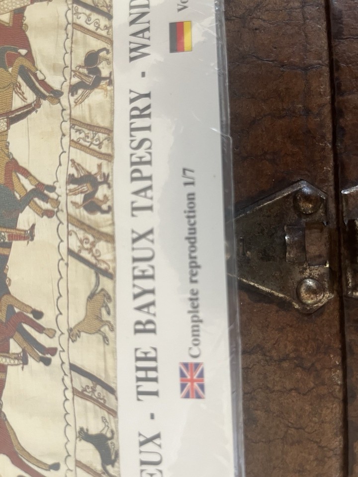 La Tapisserie De Bayeux Complete Reproduction The Bayeux Tapestry On ...