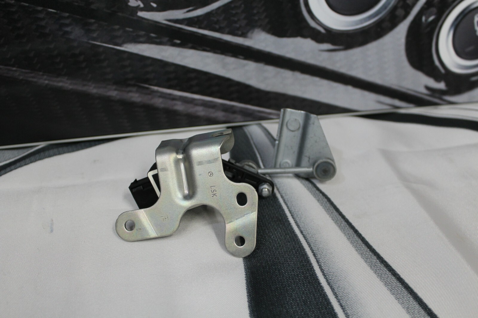 Genuine Mercedes-Benz W212 E-Class REAR LEFT Suspension Level Sensor ...