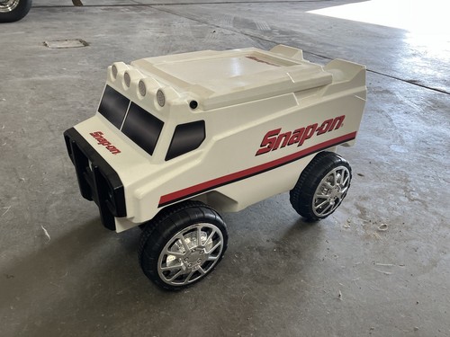 SNAP-ON TOOLS C3 COOLER BEVERAGE DELIVERY TRUCK W/ REMOTE BLUETOOTH ...