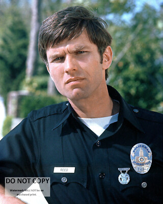 KENT McCORD AS JIM REED ON TV SHOW "ADAM-12" - 8X10 PUBLICITY PHOTO ...