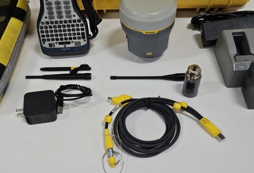 Trimble R10 GPS GNSS Beidou Galileo RTK UHF Receiver w/ Spectra Ranger ...