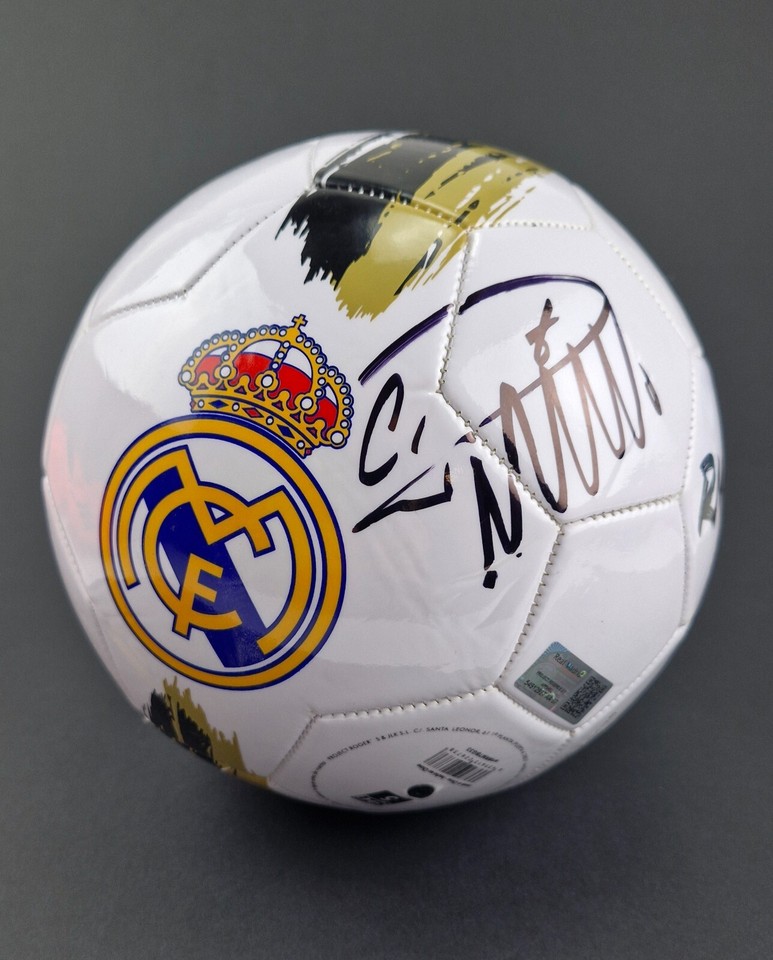 Cristiano Ronaldo soccer ball balon Real Madrid F.C. Hand Signed with ...