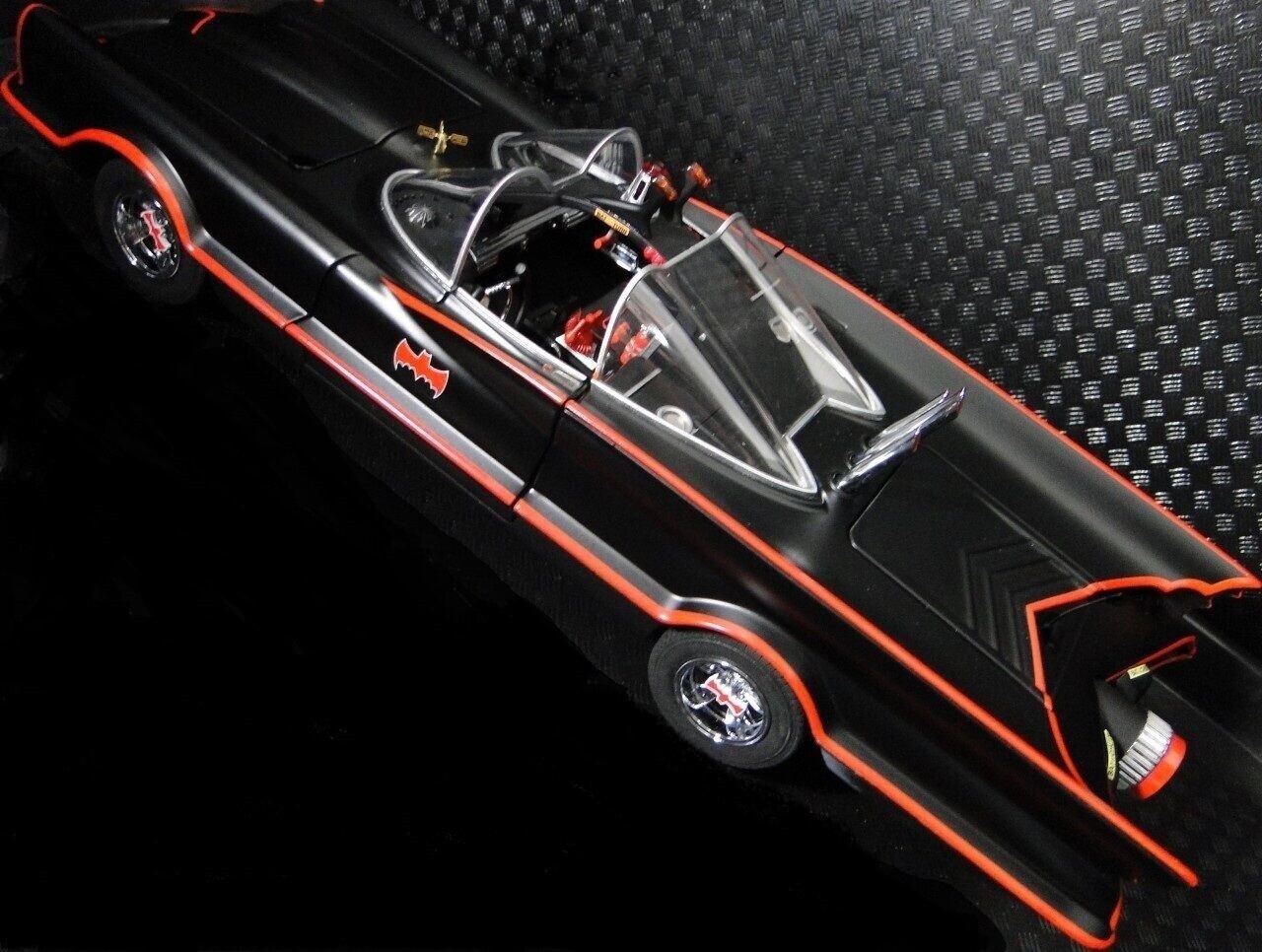 Hot Wheels Elite Batmobile Batman1:18 Rare Factory Matte/Flat Black ...