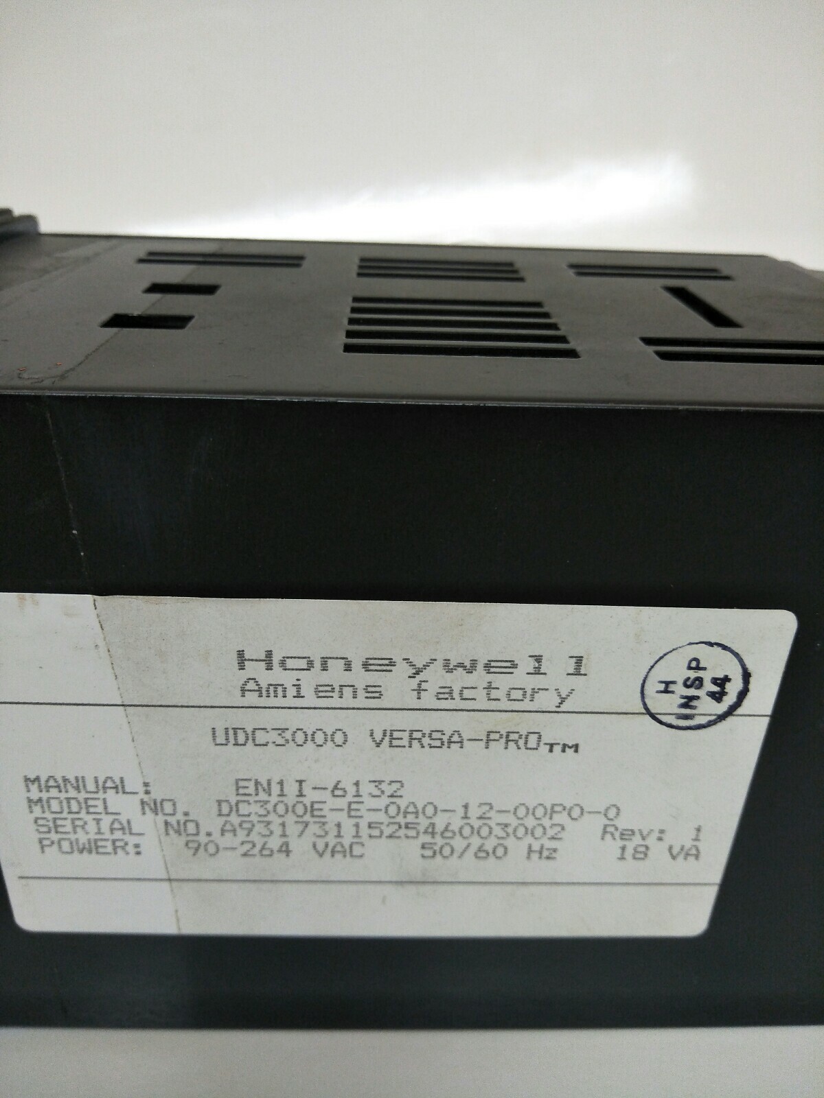HONEYWELL UDC3000 VERSA-PRO TEMPERATURE CONTROLLER DC300E-E-0A0-12-00P0-0 | eBay