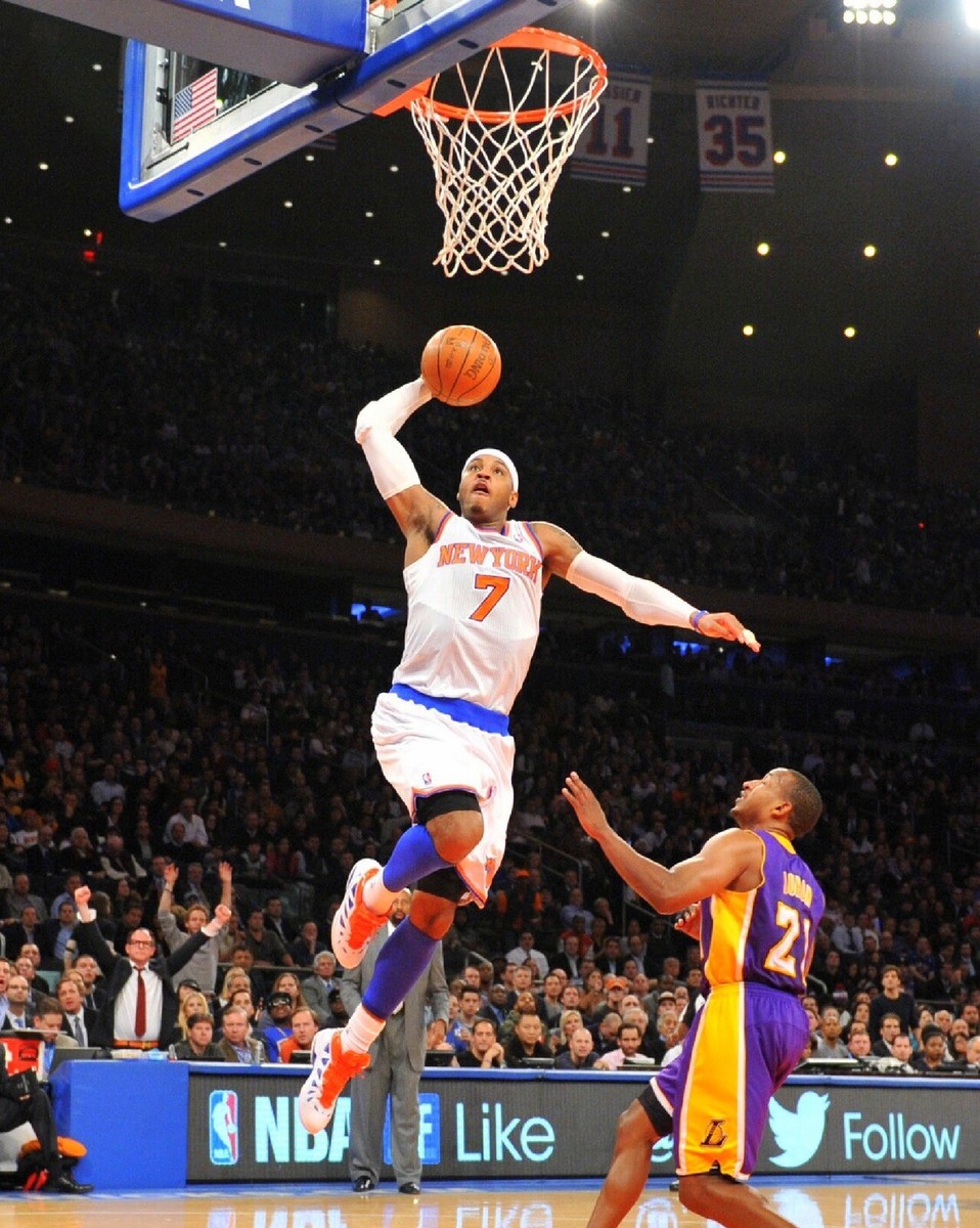 Carmelo Anthony Dunking On Lebron James Knicks