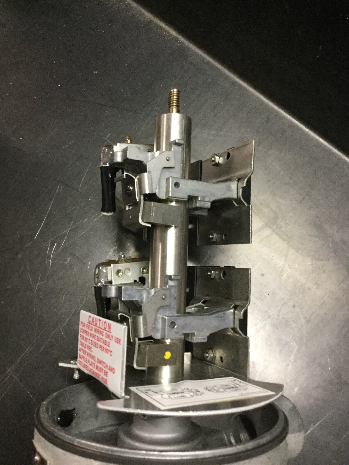 NEW, MAGNETROL, B15-1E2C-ABF, 2 SWITCH LEVEL CONTROL, 400 PSI/100 DEG F ...