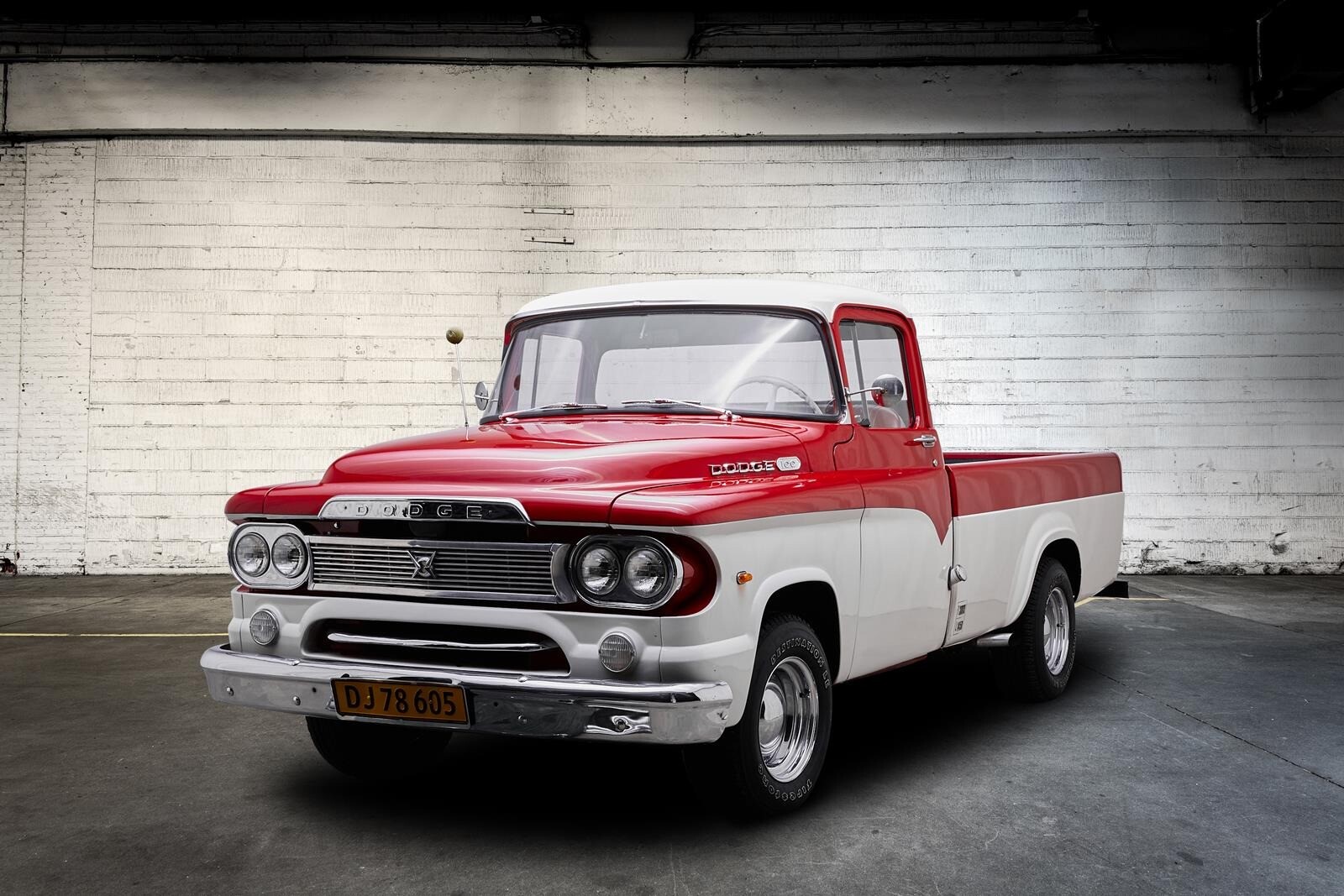 Dodge D100 - MYGARAGE
