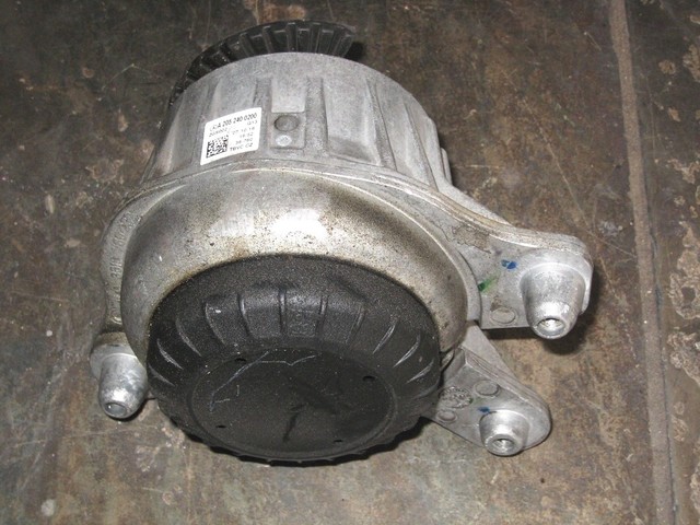 2016 2017 2018 MERCEDES C300 C350e ENGINE LEFT MOTOR MOUNT PART ...