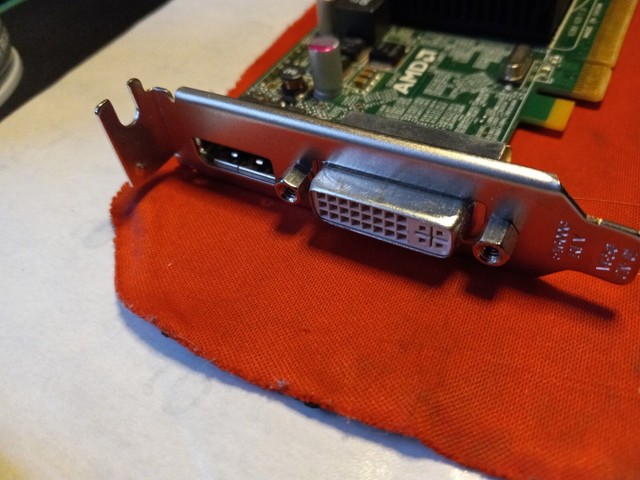 2x AMD RADEON HD GRAPHICS CARD 1GB GDDR3 7121981 1H0G 71219811H0G for ...