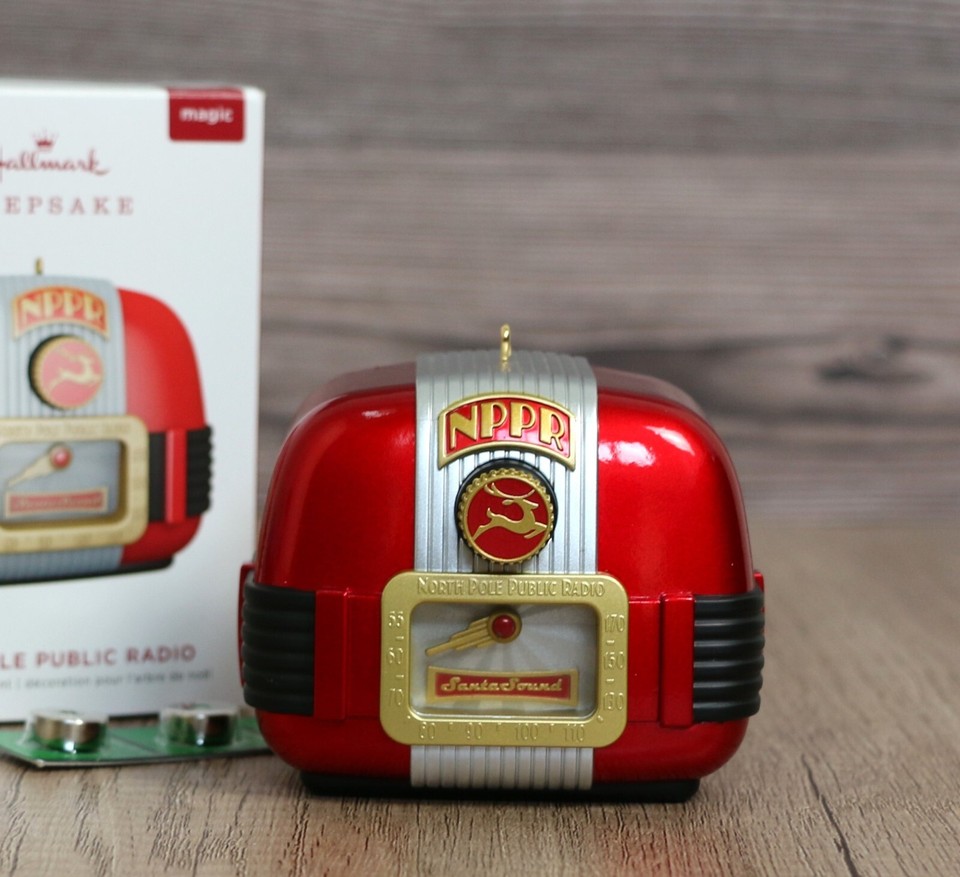New 2019 Hallmark Keepsake North Pole Public Radio Battery Operated ...