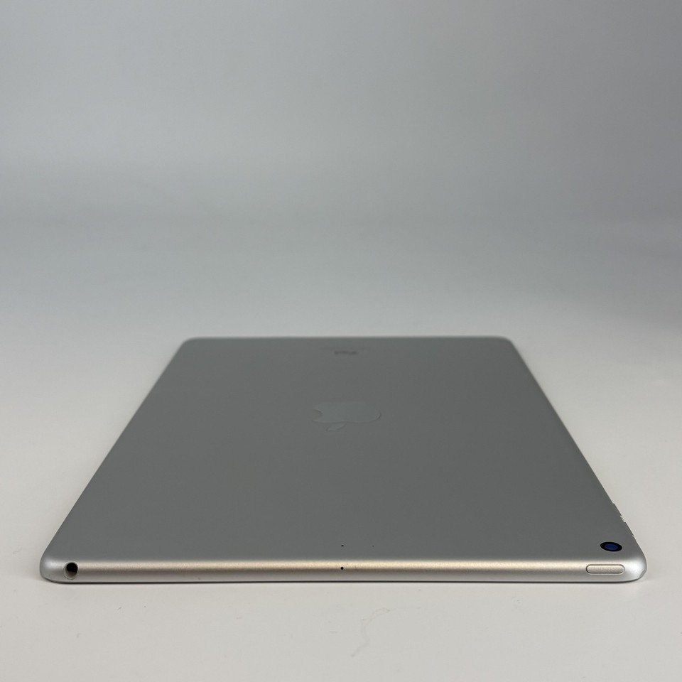 Apple iPad Air (3rd Gen.) Silver 256GB WiFi - Very Good w/ Backlight ...
