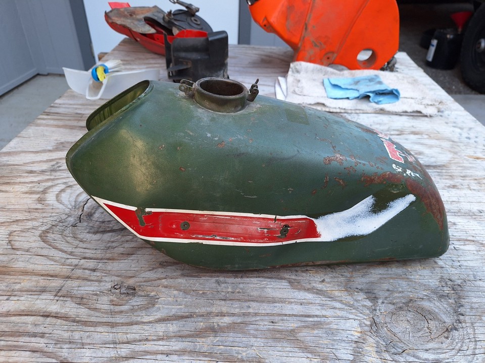 Suzuki TS185 TS TC 125 185 gas fuel petrol tank dented not rusty clean ...